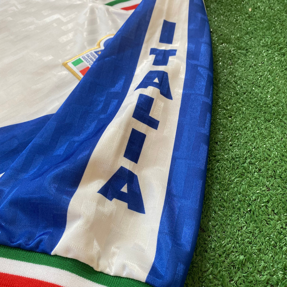 Vintage Nike Italy 90s Premier Training Soccer Jersey (L) – 2D Soccer